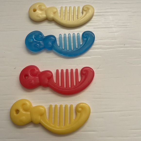 Toys | My Little Pony Combs Matching Set Lot Of 4 Hearts Yellow Blue ...